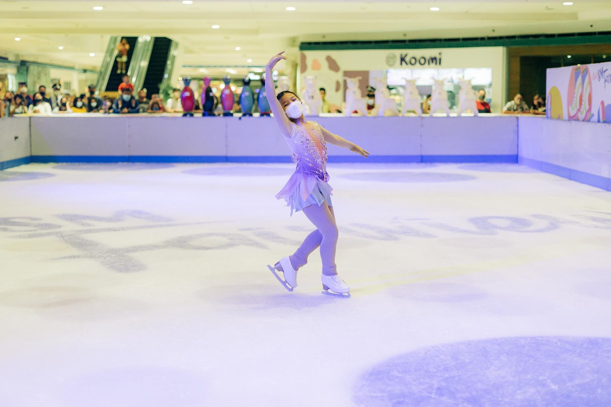 SM Fairview launches mini-ice rink - You.com.ph
